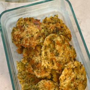 Cheddar Broccoli Quinoa Cakes - Messy Bun Motherhood